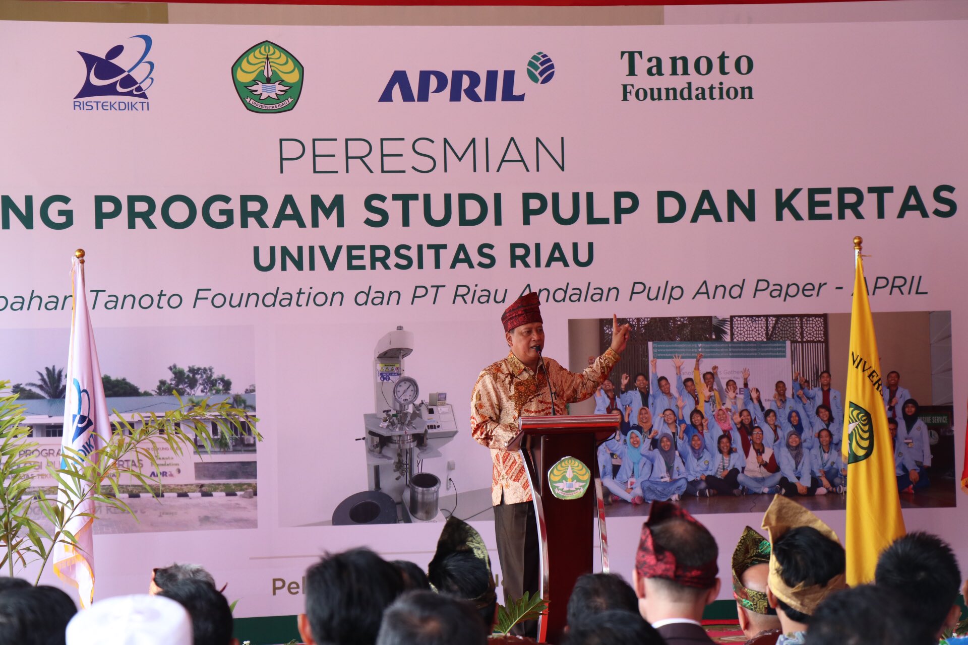 Menristekdikti Mohamad Nasir Resmikan Prodi Pulp dan Kertas Persembahan ...